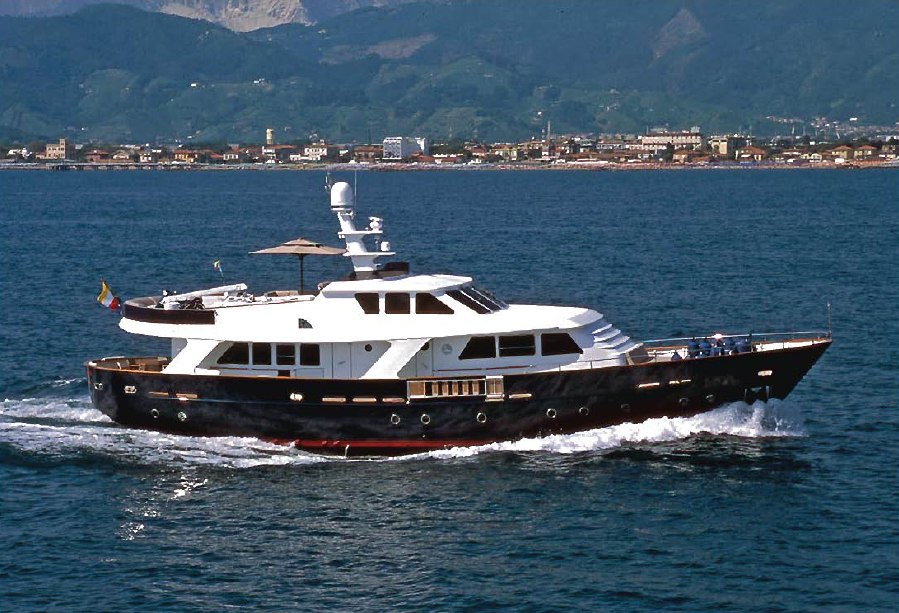 BENETTI NAVETTA 82 Yacht Photos - Benetti Sail Division | Yacht Charter ...