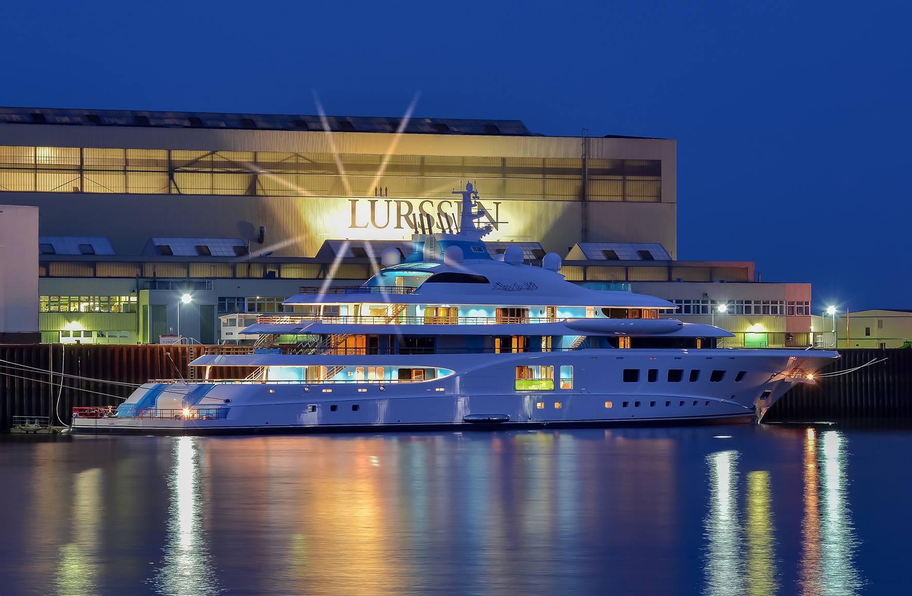 QUANTUM BLUE Yacht Photos - Lurssen | Yacht Charter Fleet