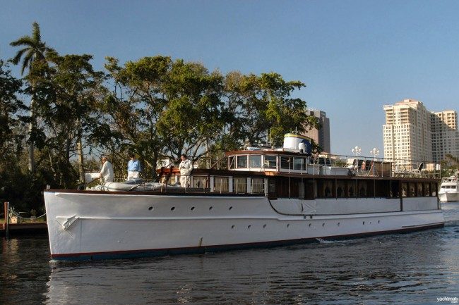 HONEY FITZ Yacht Photos - Defoe Shipbuilding Co. | Yacht Charter Fleet