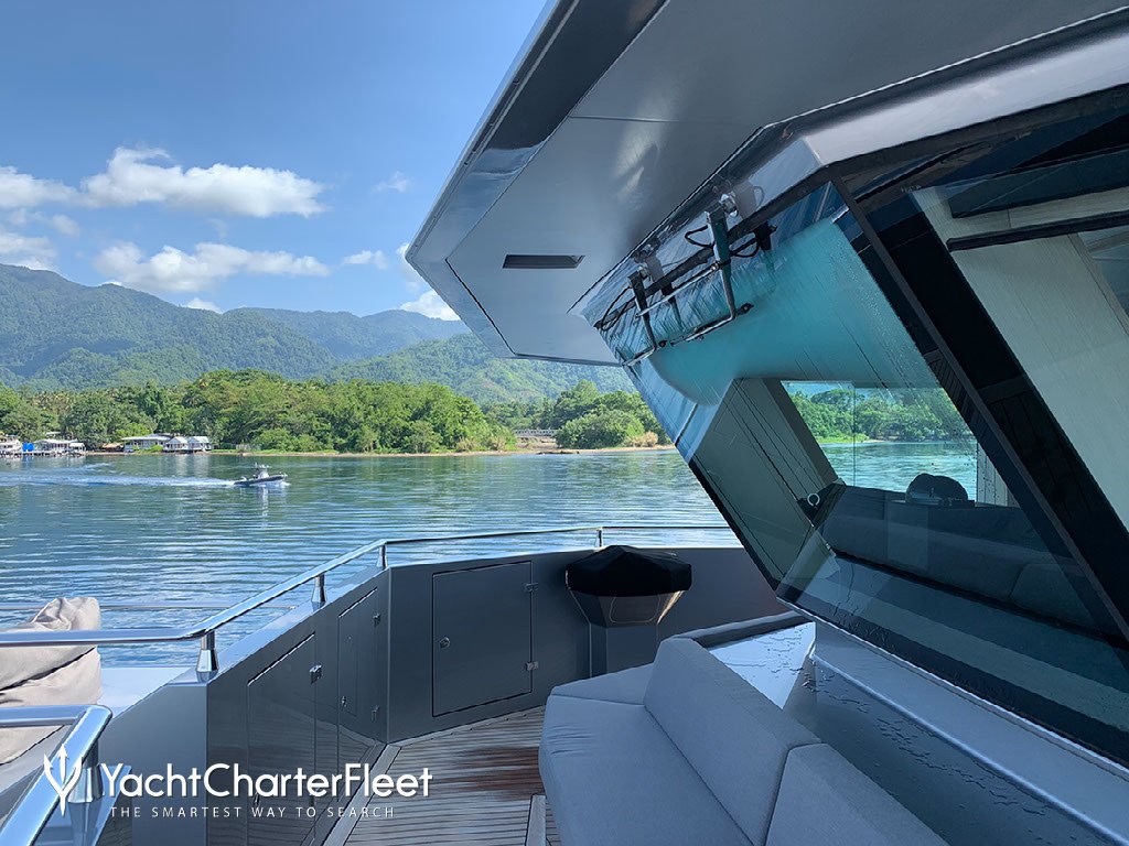 AKIKO Yacht Photos - 34m Luxury Motor Yacht for Charter