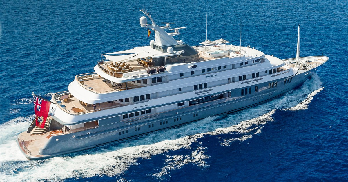 77m yacht BOADICEA offers track-side seat at the new Saudi Arabia F1 in ...