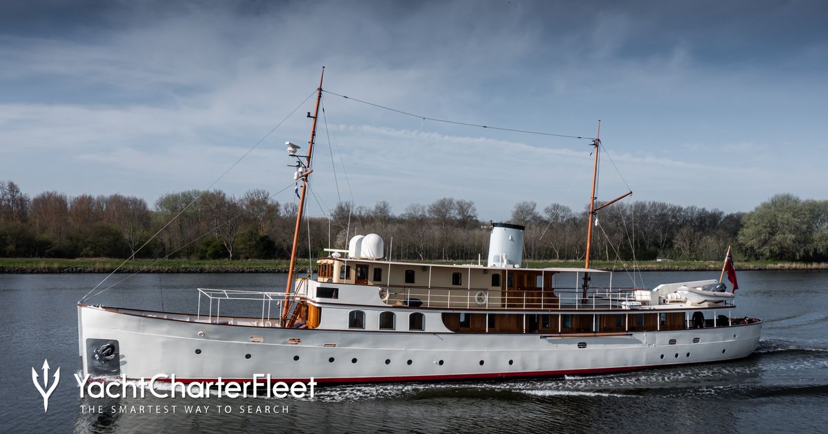 FAIR LADY Yacht - Camper & Nicholsons Shipyard