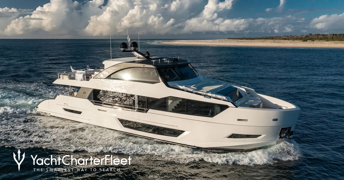 FIRST CLASS DIGS Yacht Photos - Ocean Alexander