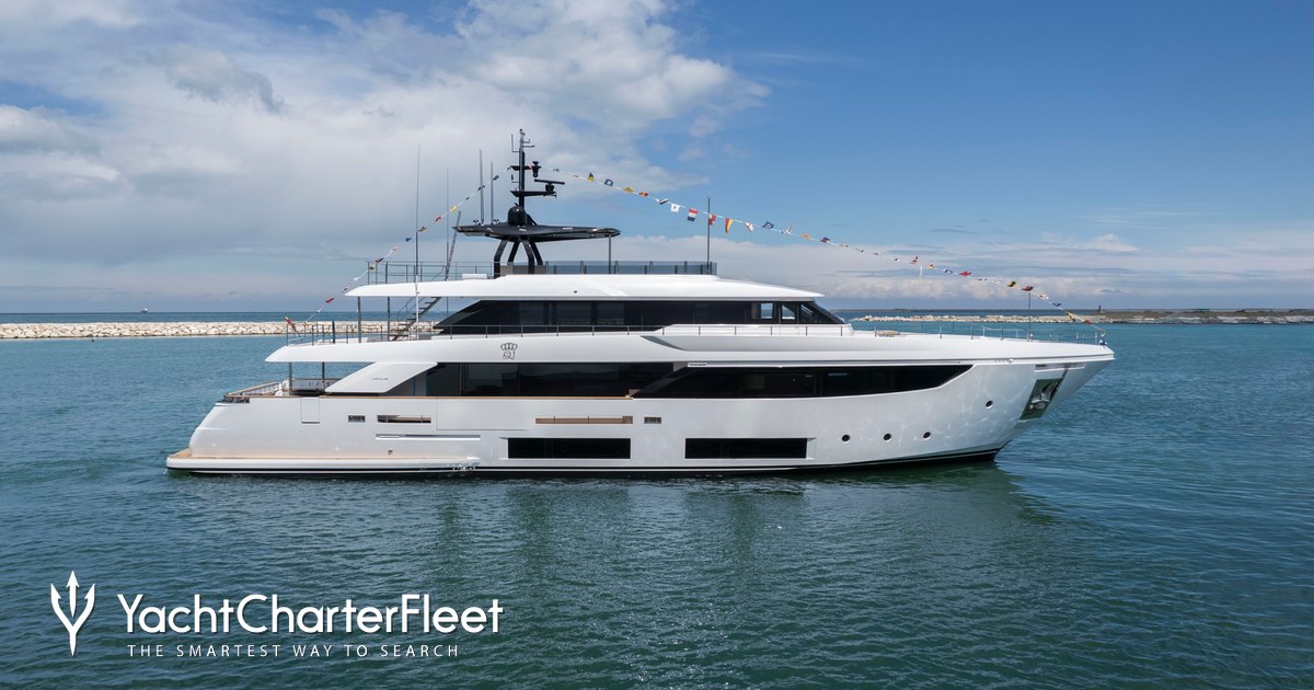 QUEEN J III Yacht - Custom Line
