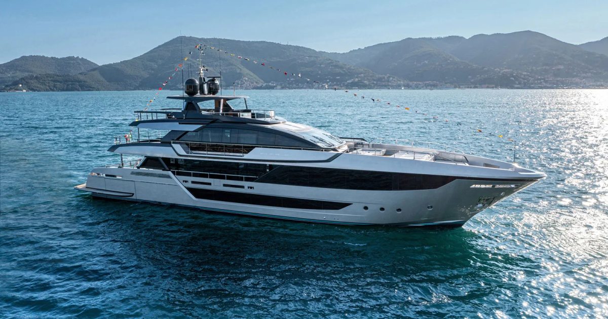 BRAND NEW: 40m Riva superyacht LADY FIRST available for Mediterranean ...