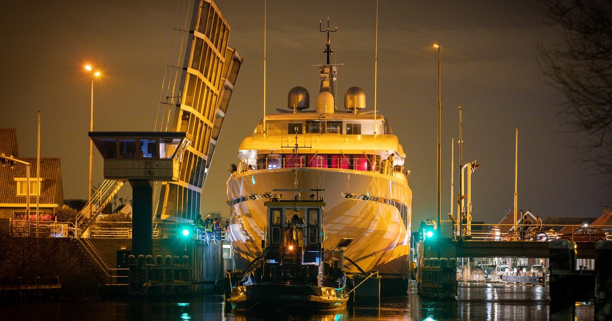 Feadship superyacht ARROW sets off for sea trials | YachtCharterFleet