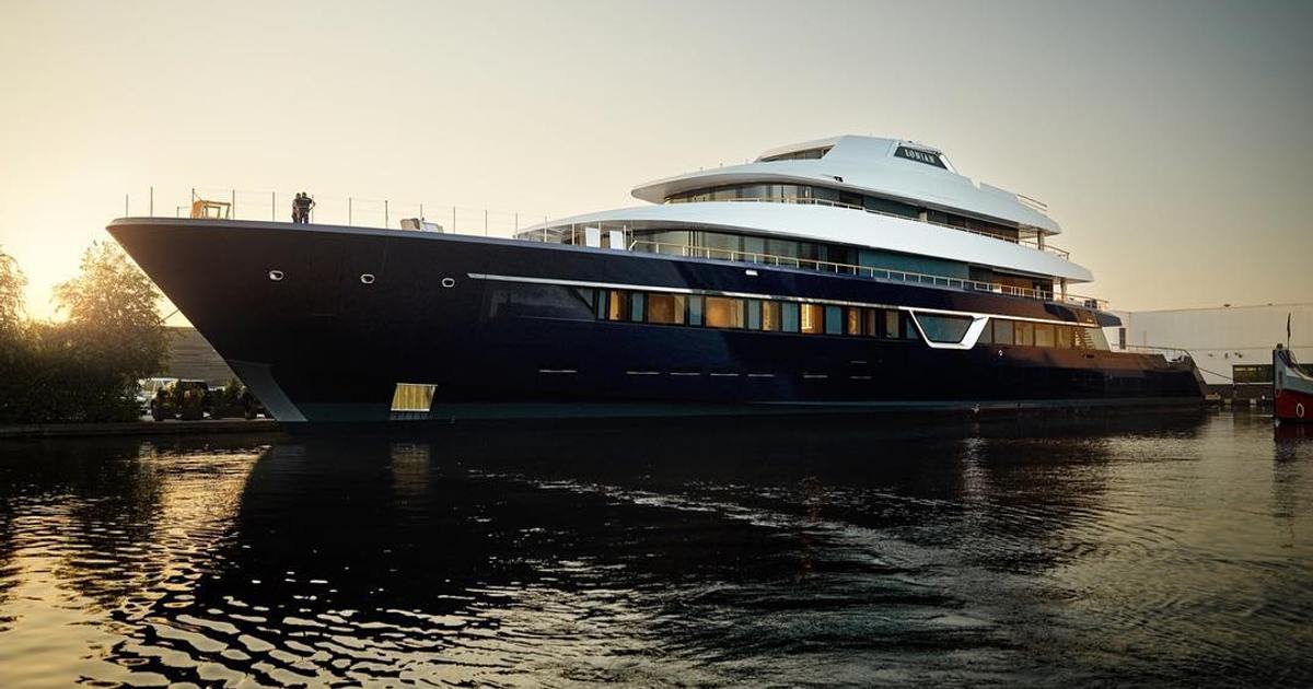 Video: Newly launched Feadship superyacht LONIAN leaves shipyard to ...