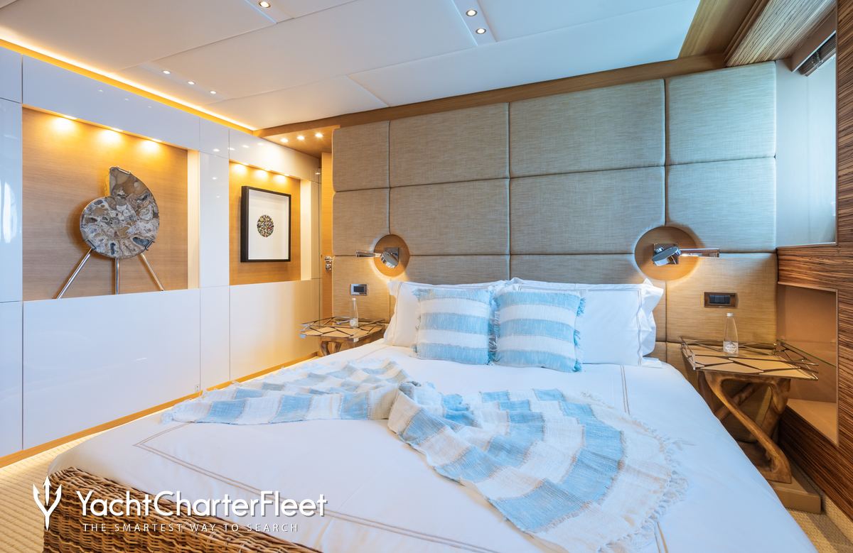 SERENITY Yacht - Moonen