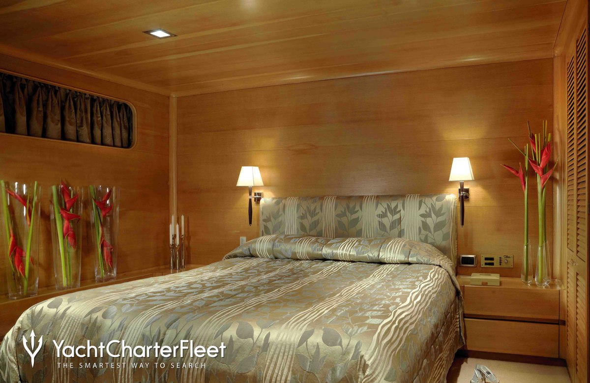 SOMETHING COOL Yacht - CRN Yachts