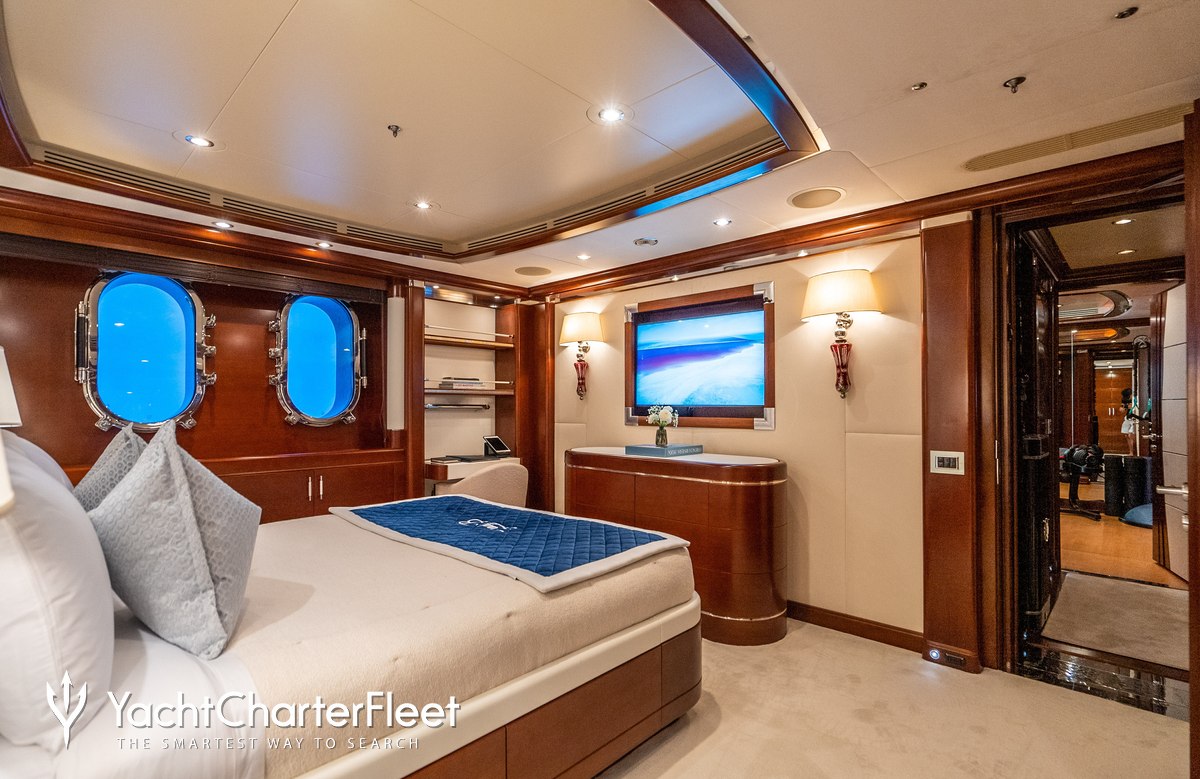 LADY B Yacht Charter Price - Benetti Yachts Luxury Yacht Charter