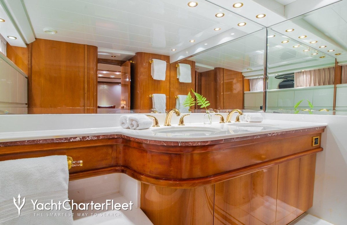 SHALIMAR Yacht Charter Price - Benetti Yachts Luxury Yacht Charter
