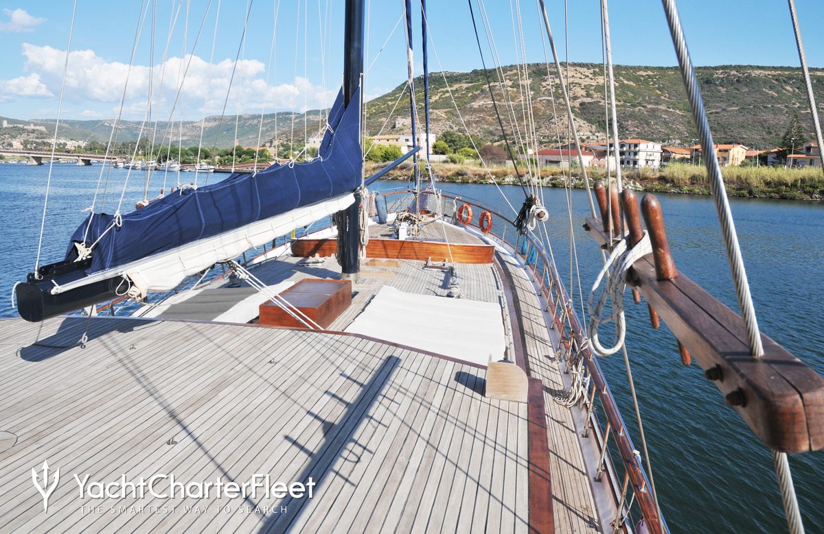 ELIANORA Yacht Photos - 39m Luxury Motor/Sailer Yacht for Charter