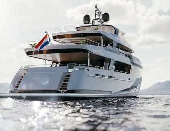 LALABE Yacht Photos - Van der Valk
