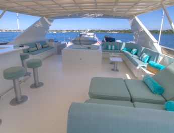 DIRT POOR Yacht Photos - Trinity Yachts