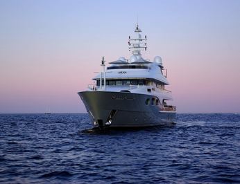 FORTUNATE SUN Yacht Photos - Oceanfast