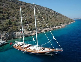 ZEPHYRIA II Yacht Photos - 35m Luxury Motor/Sailer Yacht for Charter
