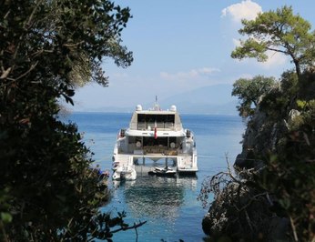 ROYAL RITA Yacht Photos - Sunreef Yachts