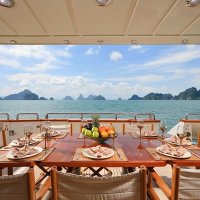 DEMAREST Yacht Charter Price - Falcon Yachts Luxury Yacht Charter