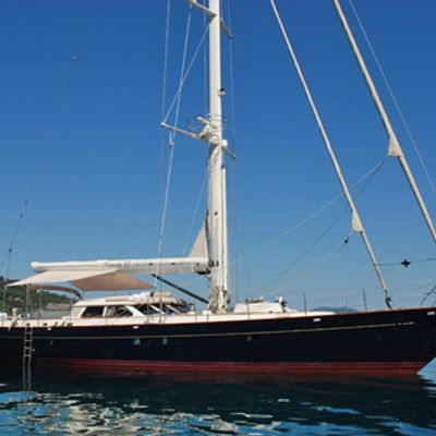 TIGA BELAS Yacht Charter Price - Austral yachts Luxury Yacht Charter
