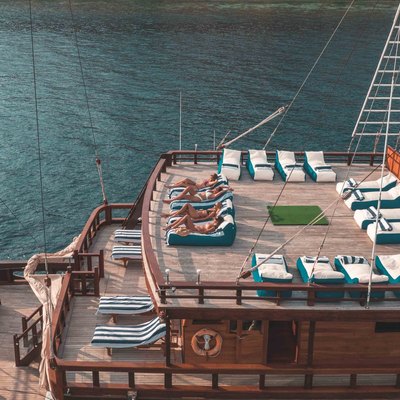 THE MAJ OCEANIC Yacht Charter Price - Custom Luxury Yacht Charter