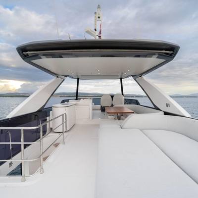 DONNA Yacht Charter Price - Azimut Yachts Luxury Yacht Charter
