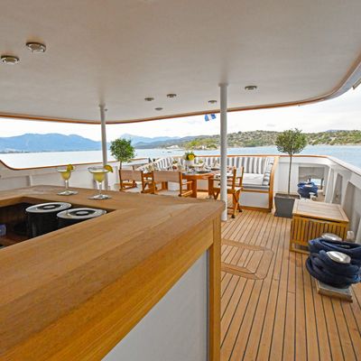 SOMETHING COOL Yacht Charter Price - CRN Yachts Luxury Yacht Charter
