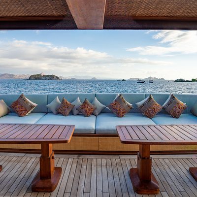 THE MAJ OCEANIC Yacht Charter Price - Custom Luxury Yacht Charter