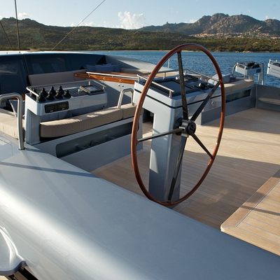 SHARLOU Yacht Charter Price - Vitters Luxury Yacht Charter
