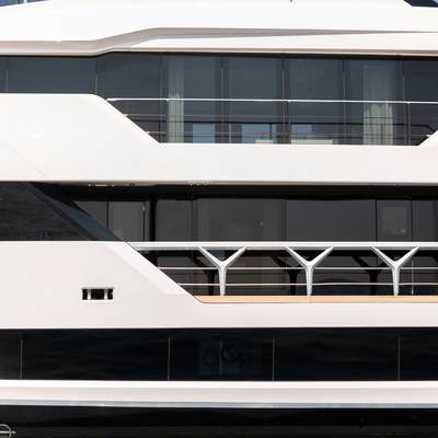 LADY DIA Yacht Charter Price - Custom Line Luxury Yacht Charter