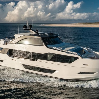FIRST CLASS DIGS Yacht - Ocean Alexander