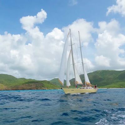 ARROW OF AYR Yacht Charter Price - Aquastar Guernsey C.I Luxury Yacht ...