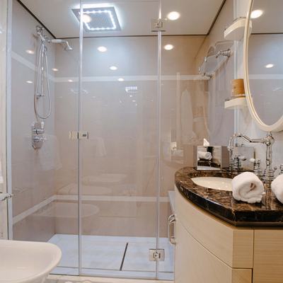 ITOTO Yacht Charter Price - Dauphin Yachts Luxury Yacht Charter