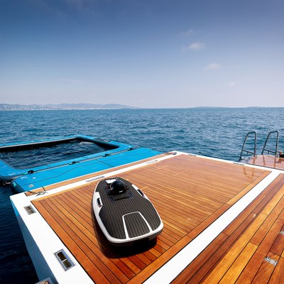 LADY DIA Yacht Charter Price - Custom Line Luxury Yacht Charter