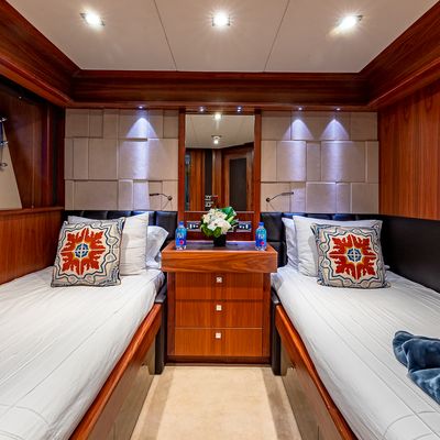 EMRYS Yacht Charter Price - Sunseeker Luxury Yacht Charter
