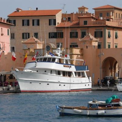 SAI KUNG Yacht Charter Price - American Marine Luxury Yacht Charter