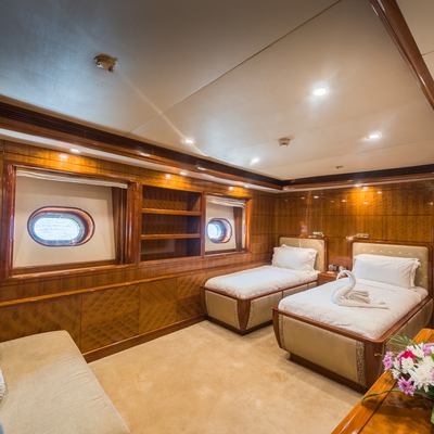 ASHENA Yacht Charter Price - Wadia Luxury Yacht Charter