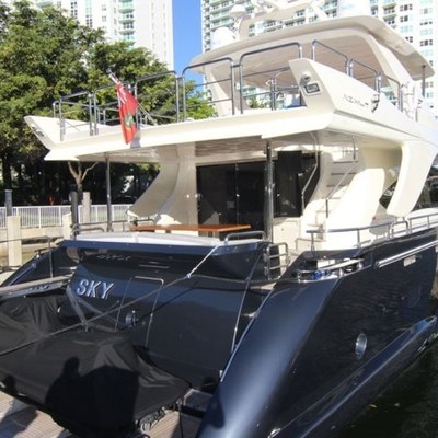 SKY Yacht Charter Price - Azimut Yachts Luxury Yacht Charter
