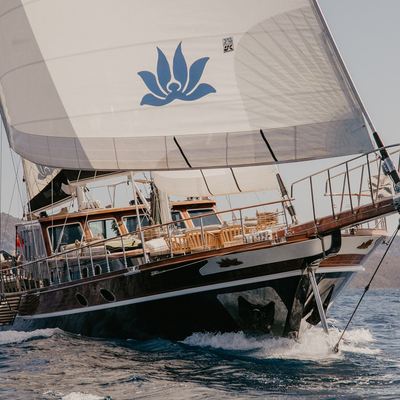 EMANUEL Yacht Charter Price - Custom Luxury Yacht Charter