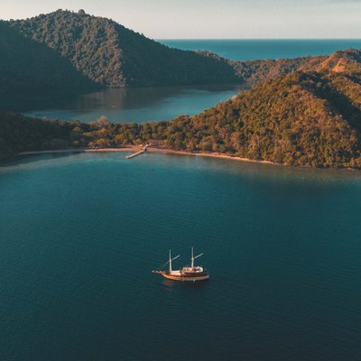 THE MAJ OCEANIC Yacht Charter Price - Custom Luxury Yacht Charter