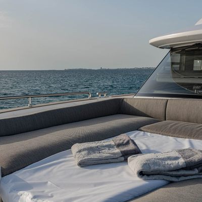 SOUL Yacht Charter Price - Azimut Yachts Luxury Yacht Charter