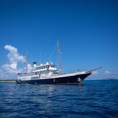 KALIZMA Yacht Charter Price - Ramage & Ferguson Luxury Yacht Charter