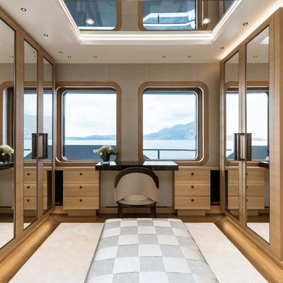 VICTORIOUS Yacht Charter Price - Akyacht Luxury Yacht Charter