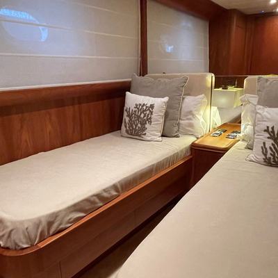 BIANCA II Yacht Charter Price - Canados Luxury Yacht Charter