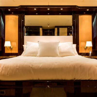 SEA DIAMOND Yacht Charter Price - Mangusta Yachts Luxury Yacht Charter