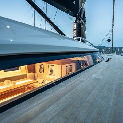 BIANCA Yacht Charter Price - Pardo Yachts Luxury Yacht Charter