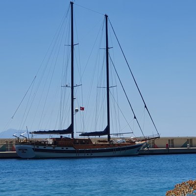 ELIANORA Yacht Charter Price - Custom Luxury Yacht Charter