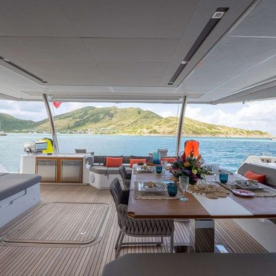 OCEANUS Yacht Charter Price - Fountaine Pajot Luxury Yacht Charter