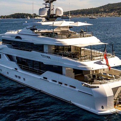AXIOS Yacht Charter Price - Admiral Yachts Luxury Yacht Charter