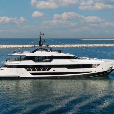 LADY DIA Yacht Charter Price - Custom Line Luxury Yacht Charter
