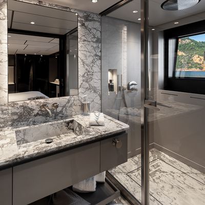 LADY DIA Yacht Charter Price - Custom Line Luxury Yacht Charter